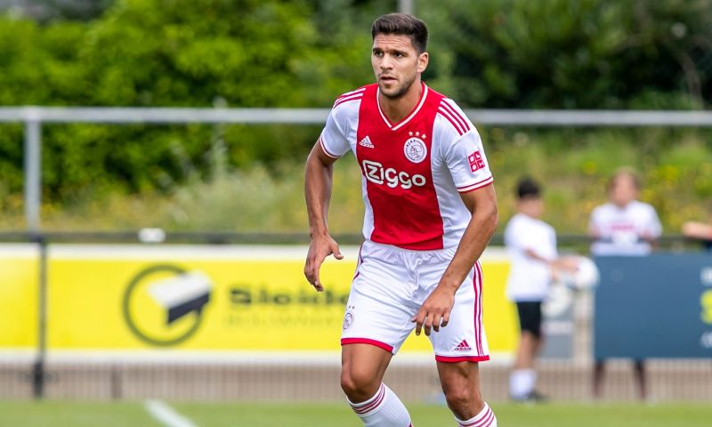 De Mos uit snoeiharde kritiek op Ajax-duo: 'Als ik hen zie, moet ik huilen' - VoetbalNieuws
