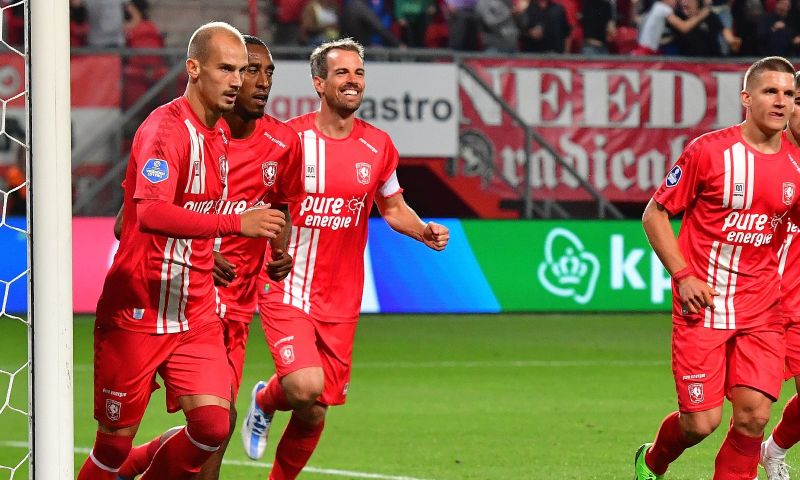 Twente herpakt zich en wint in eigen Grolsch Veste gemakkelijk van Excelsior - VoetbalNieuws