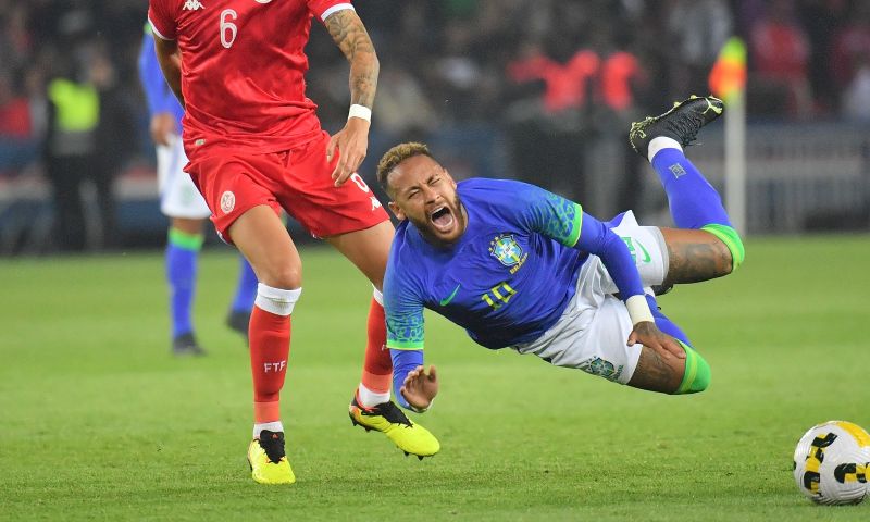 Neymar krijgt doodschop te verwerken: 'Poging om hem van het WK te houden' - VoetbalNieuws