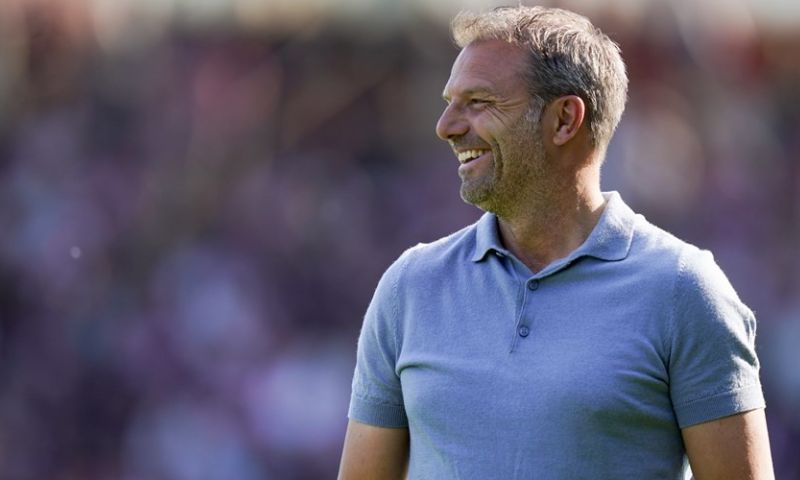 Wie is Maurice Steijn? De trainer die Ajax naar de landstitel moet ...