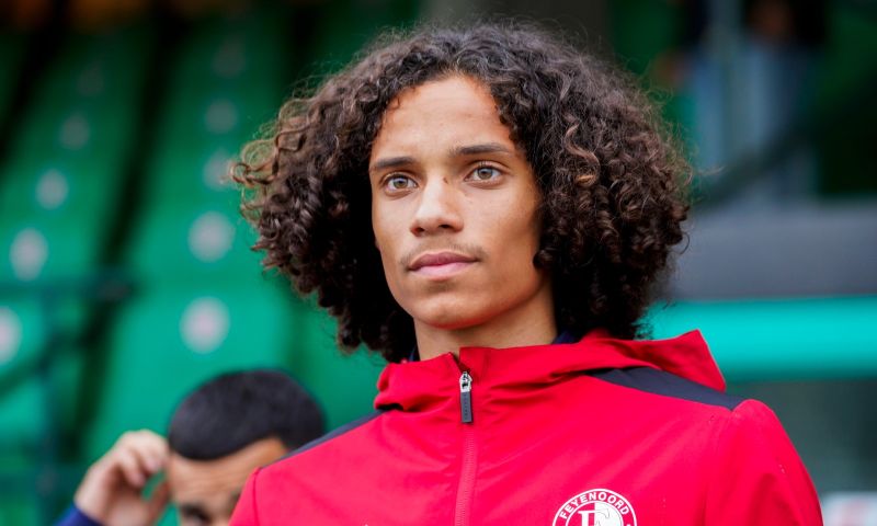 Wie is Gjivai Zechiël, de jonge Feyenoorder die zijn debuut maakte ...
