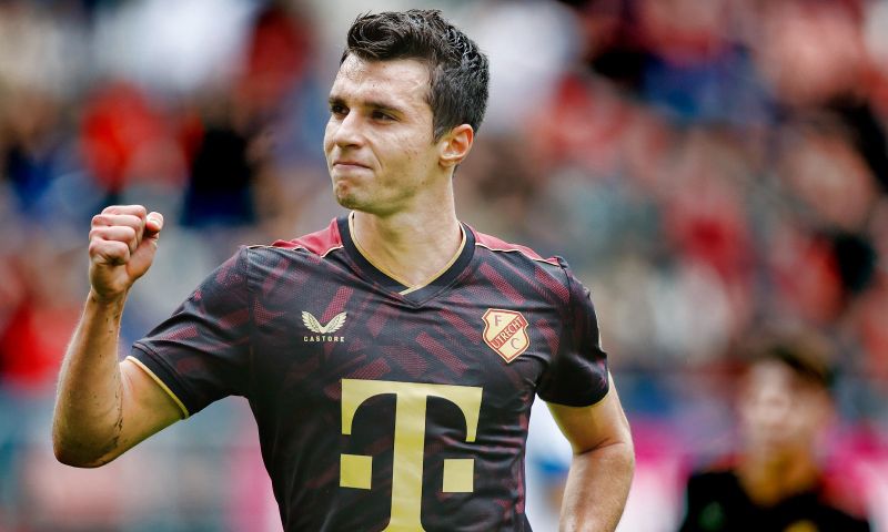 FC Utrecht schrijft geschiedenis: Douvikas verkast voor recordbedrag ...