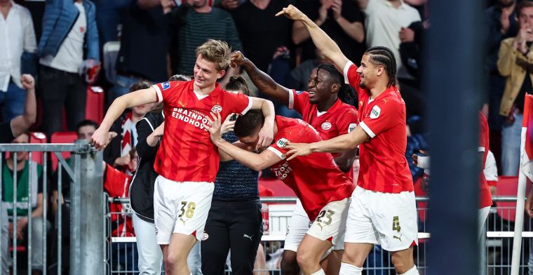 Dit is hoe Jesper Uneken reageert na zijn droomdebuut voor PSV tegen AZ Dit is hoe Jesper Uneken reageert na zijn droomdebuut voor PSV tegen AZ